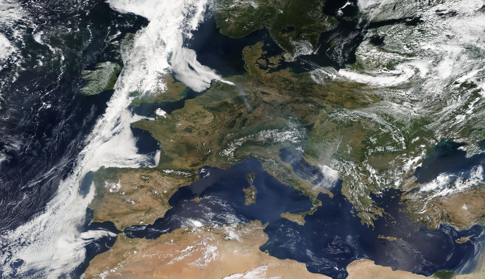 The 2003 heat wave in Europe killed more than 30,000 people - The ...