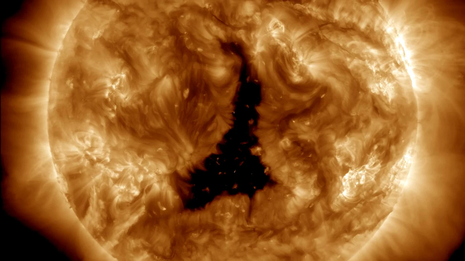 Solar max has arrived! Here’s how and where to see the Northern Lights ...