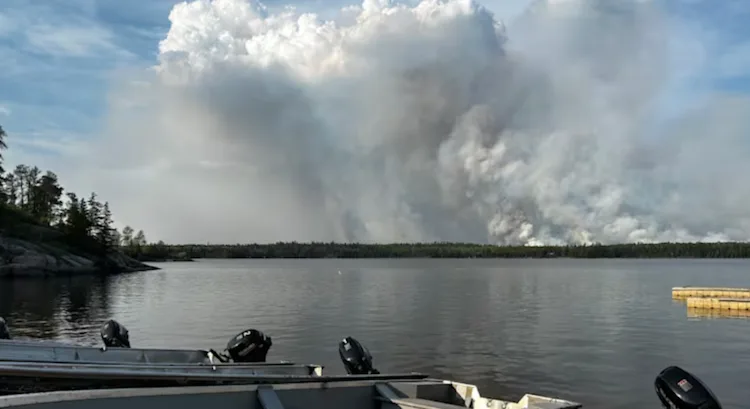 Wildfires in Fort Frances, Sioux Lookout Ont., force evacuation and ...