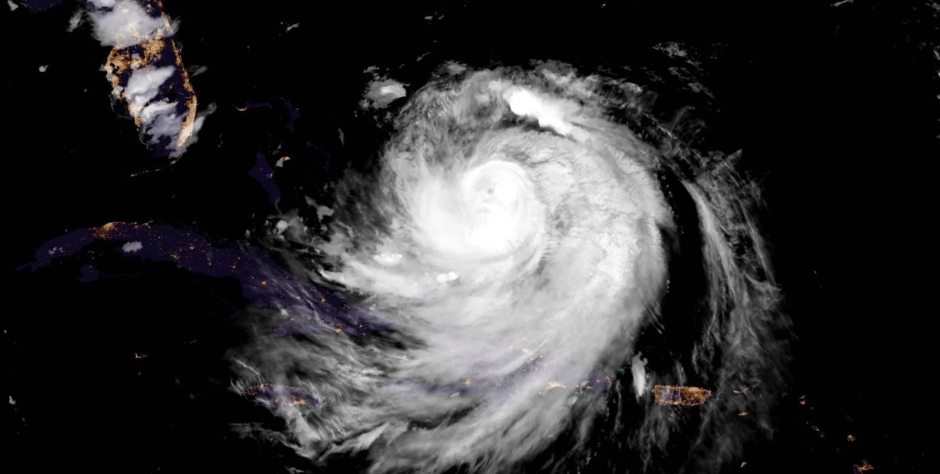 Powerful, dangerous Hurricane Erin could generate 100-foot waves - The ...