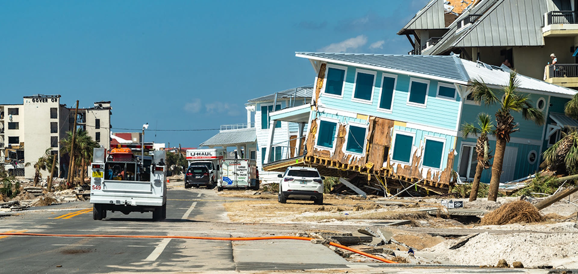 Are hurricanes like giant tornadoes? Why their damage is so different ...