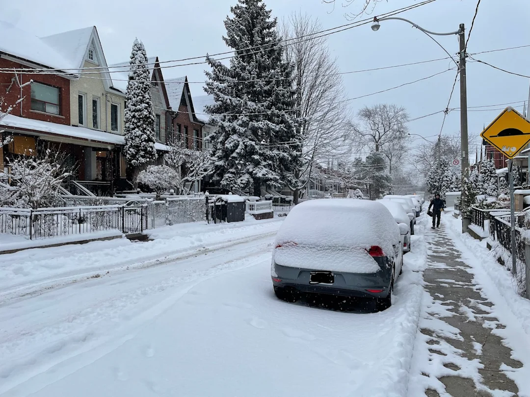 PHOTOS: GTA, Toronto hit by their biggest snowfall of the winter so far - The Weather Network