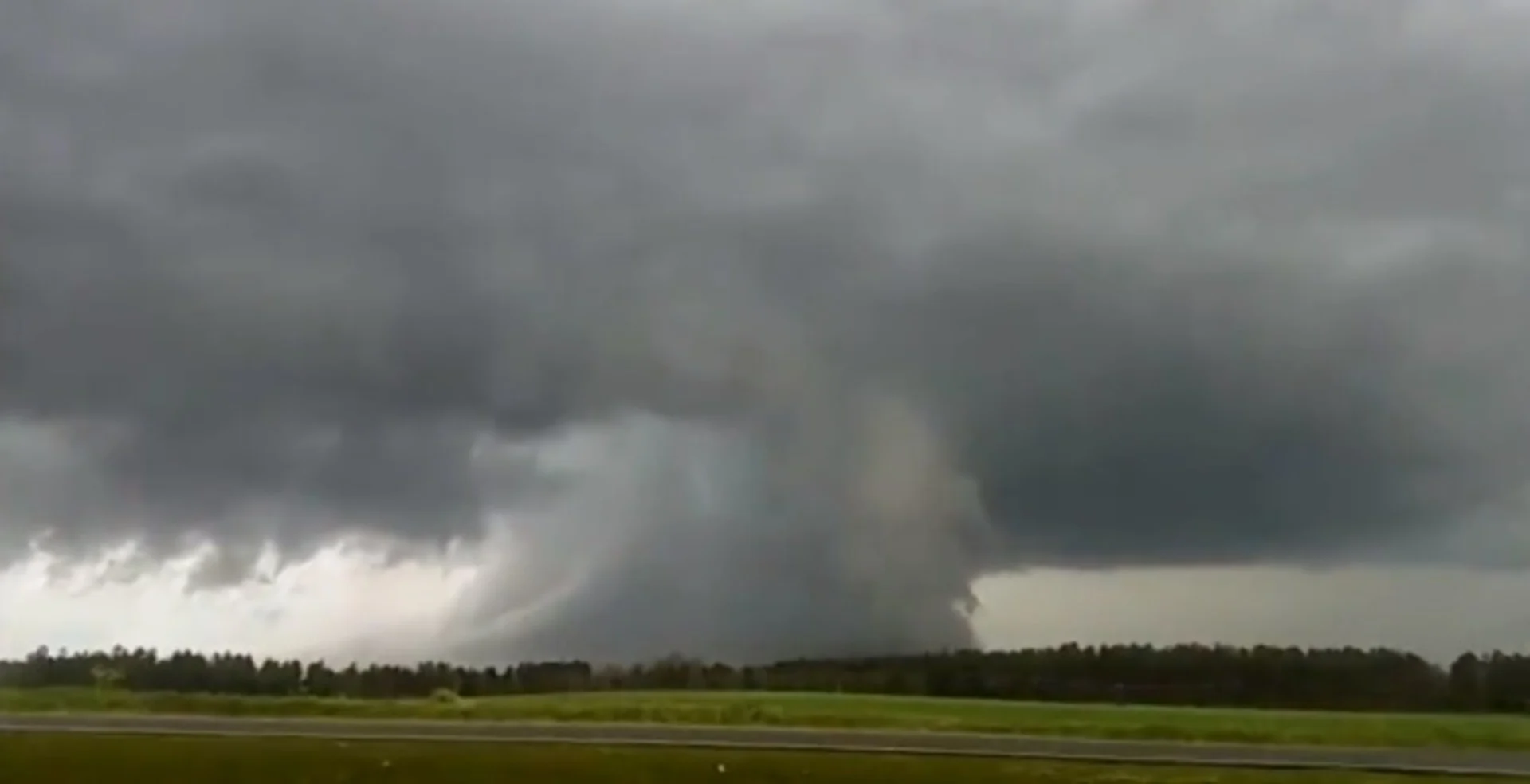 What do storm chasers really do? Two tornado scientists take us inside ...