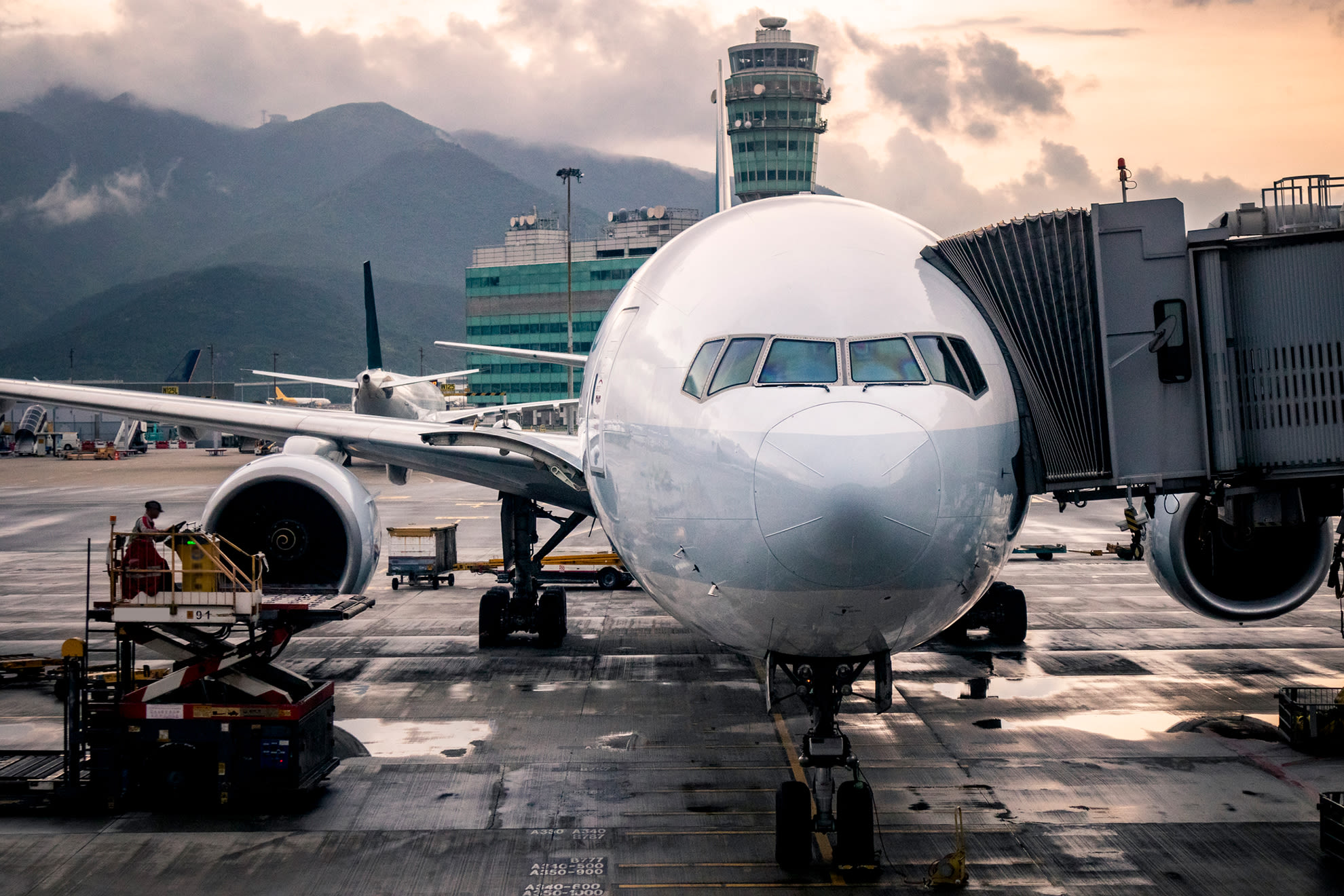 Planes release way too much pollution. Here's how that could change ...
