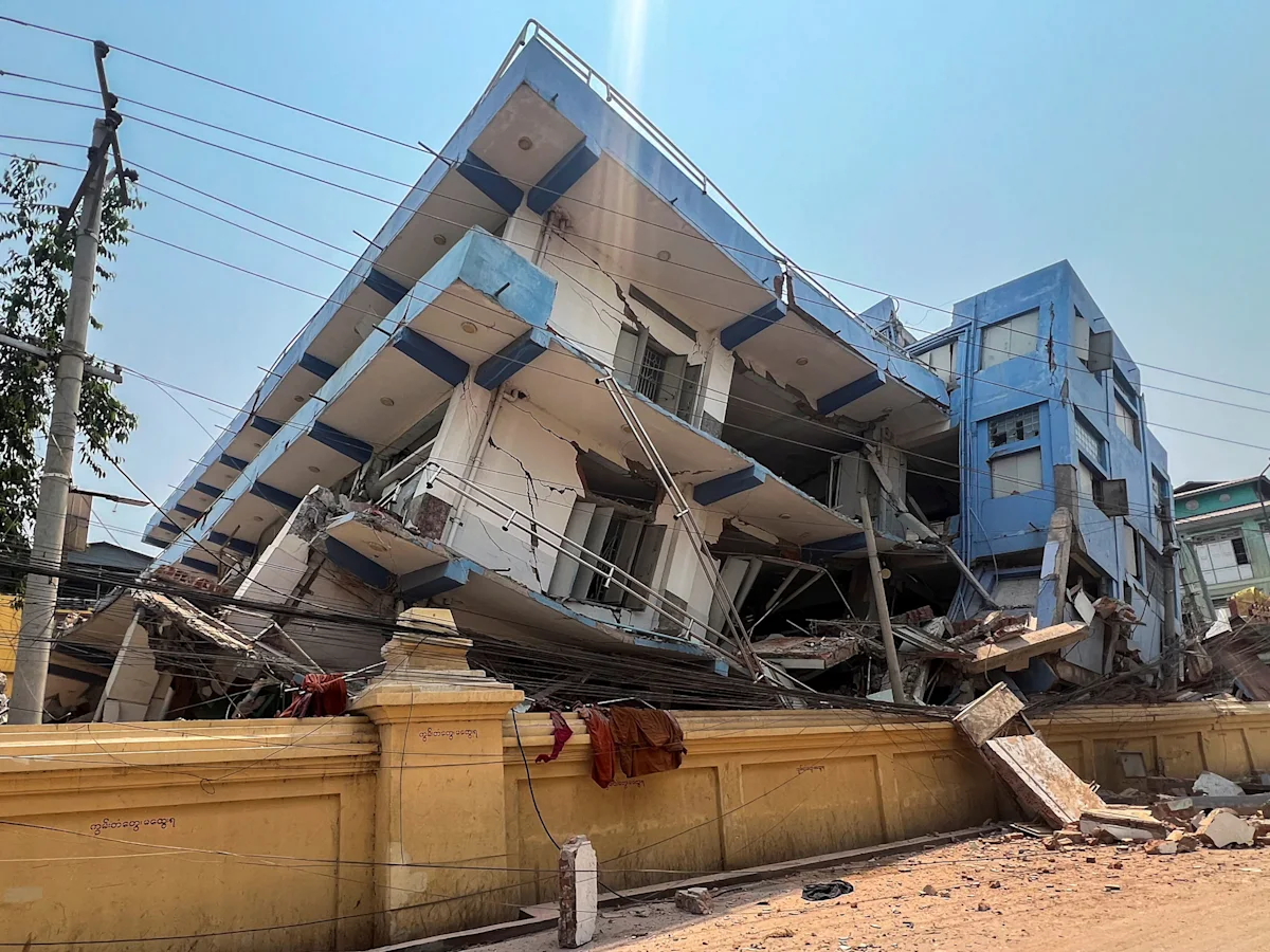Window to find Myanmar quake survivors closing, death toll climbs ...