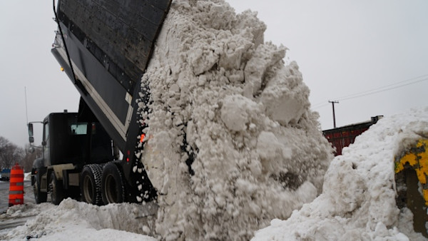 How Montreal dumps 300,000 truckloads of snow each winter - The Weather ...