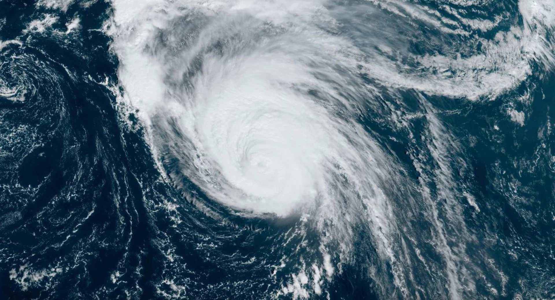 Sprawling, mighty Hurricane Kirk whipping up swells to Canadian shores ...