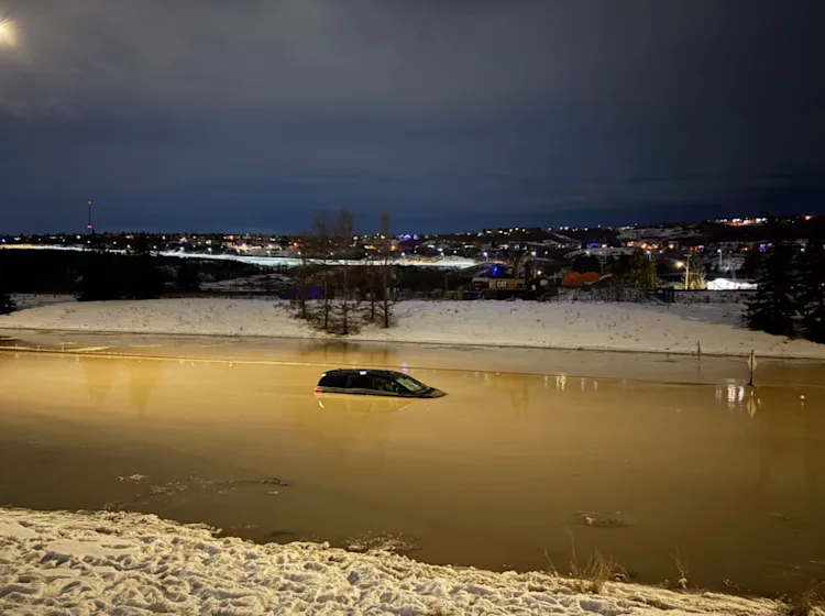 Significant flooding, boil water advisory in Calgary after water main ...