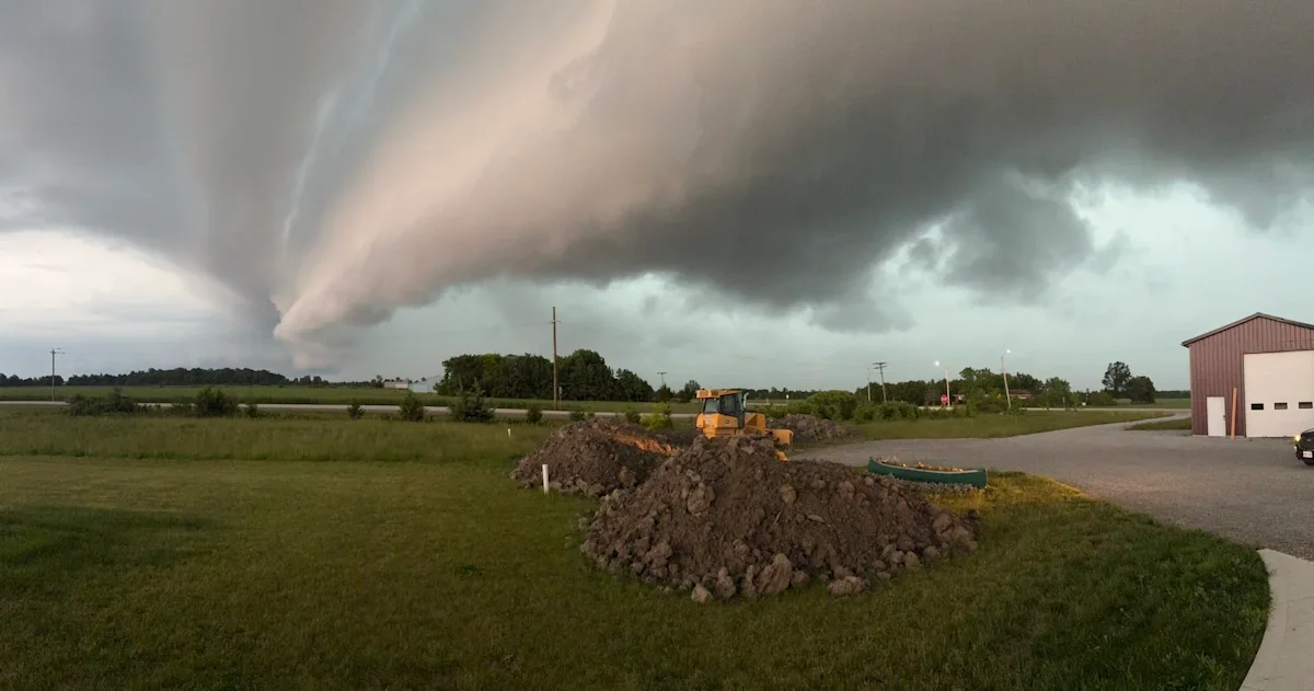 Nocturnal storms to push across southern Ontario, tornado risk remains ...