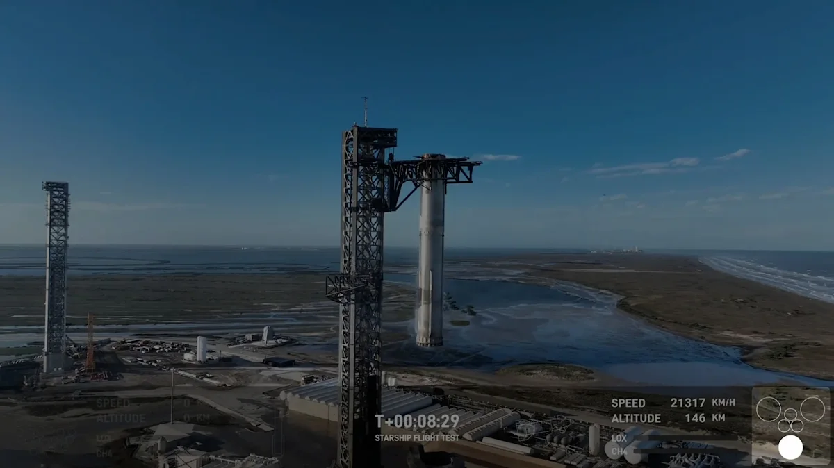 A tale of two rockets: New Glenn achieves orbit, while Starship rains ...