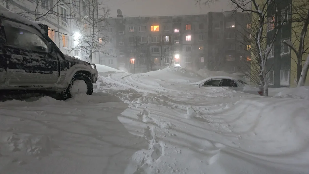 Record snowfall in Russian far east sows fun, frustration and massive ...