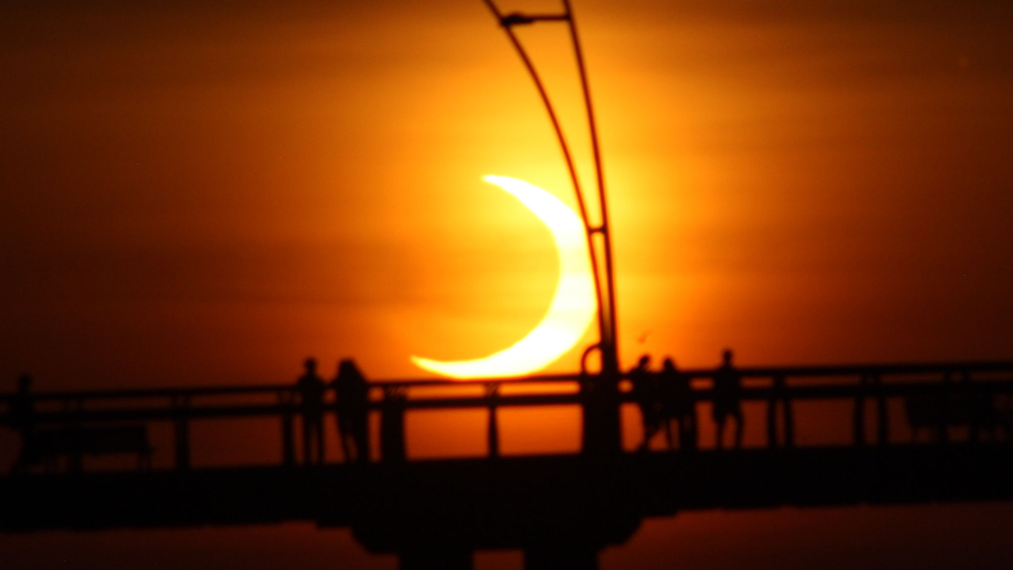 Saturday's sunrise supermoon solar eclipse set to wow eastern Canada ...