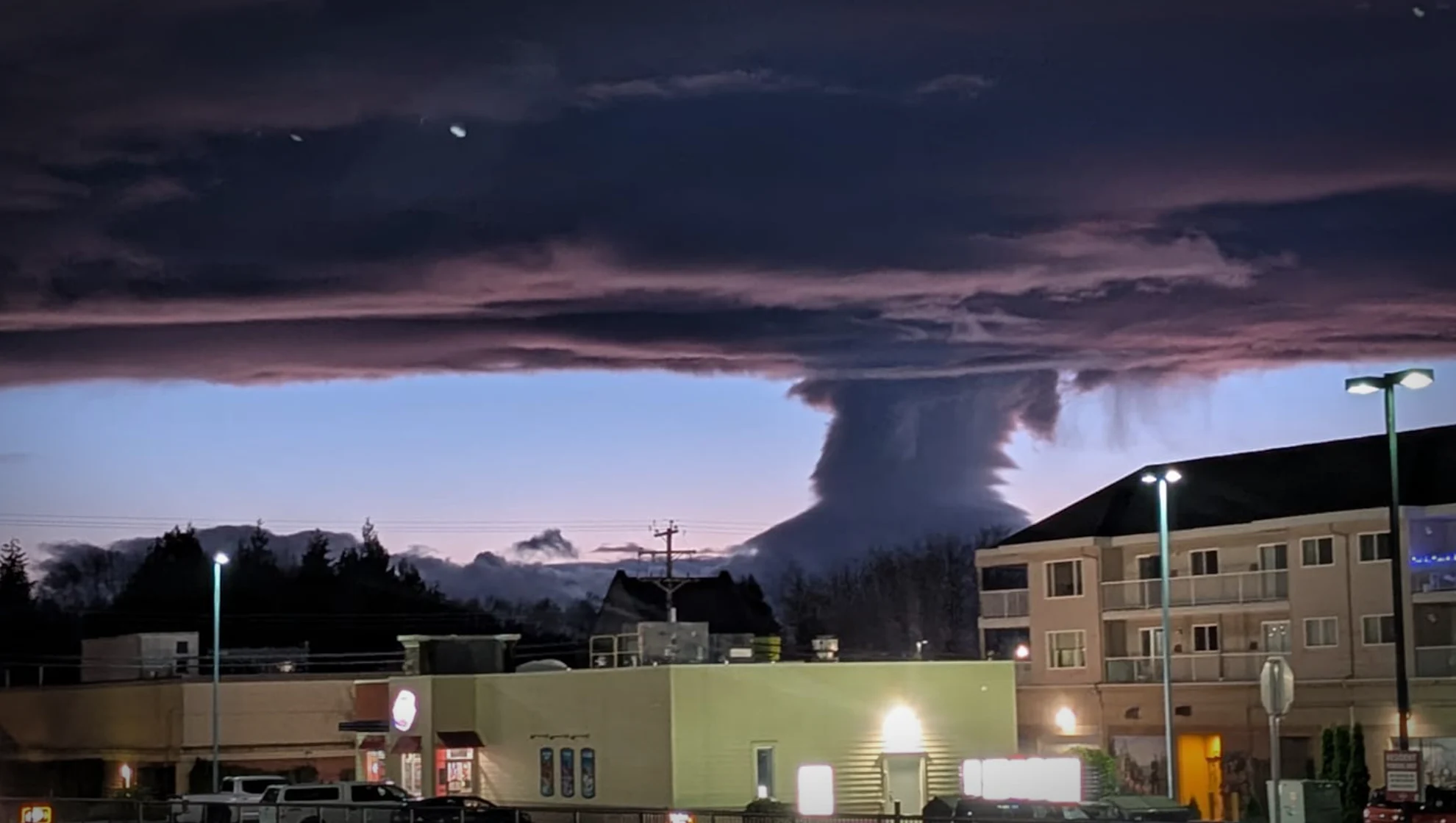 No aliens, just weather: The stunning 'UFO' cloud over Sydney - The ...