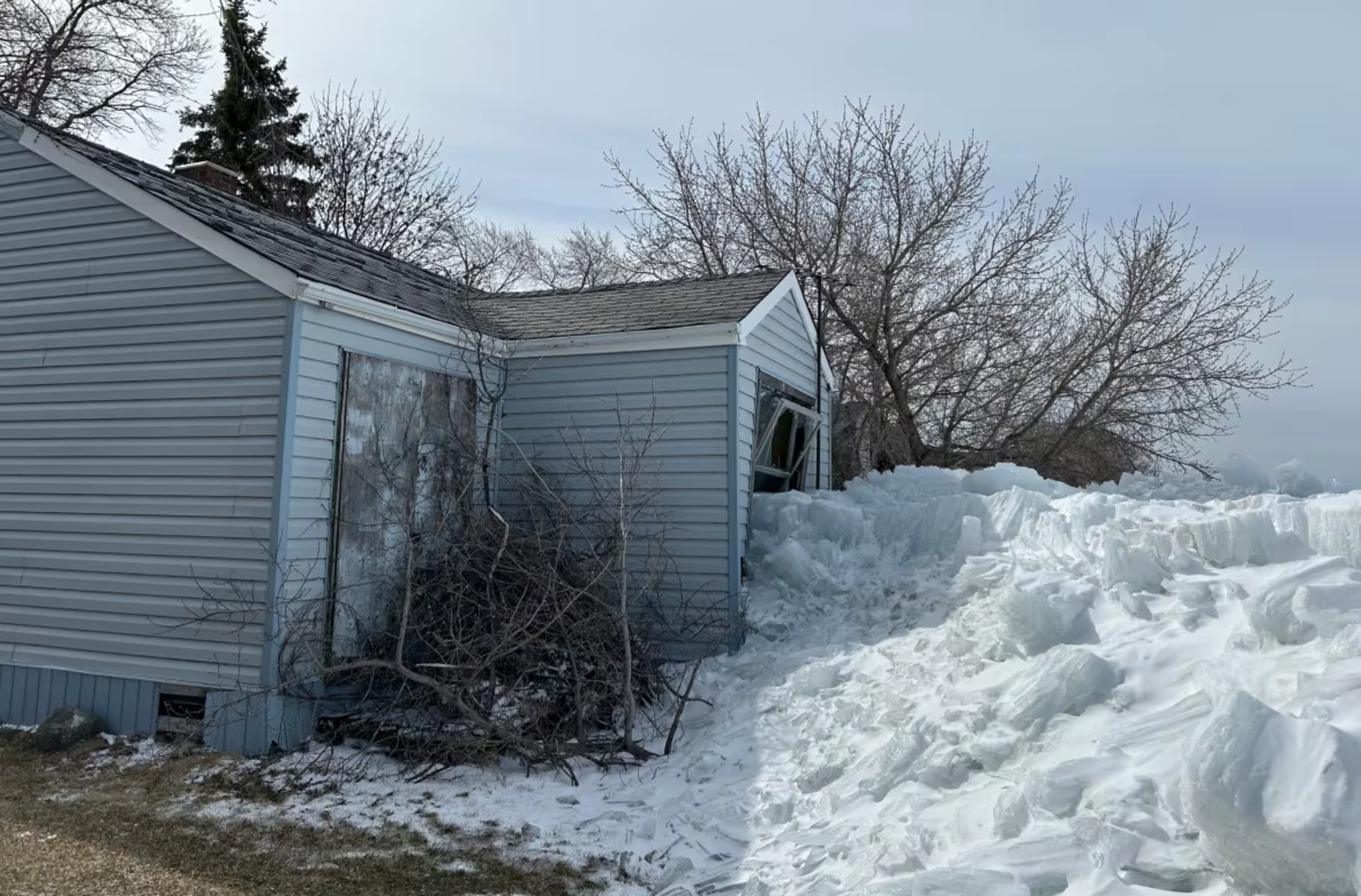 Destructive wall of ice crushes cabins, damages properties - The ...