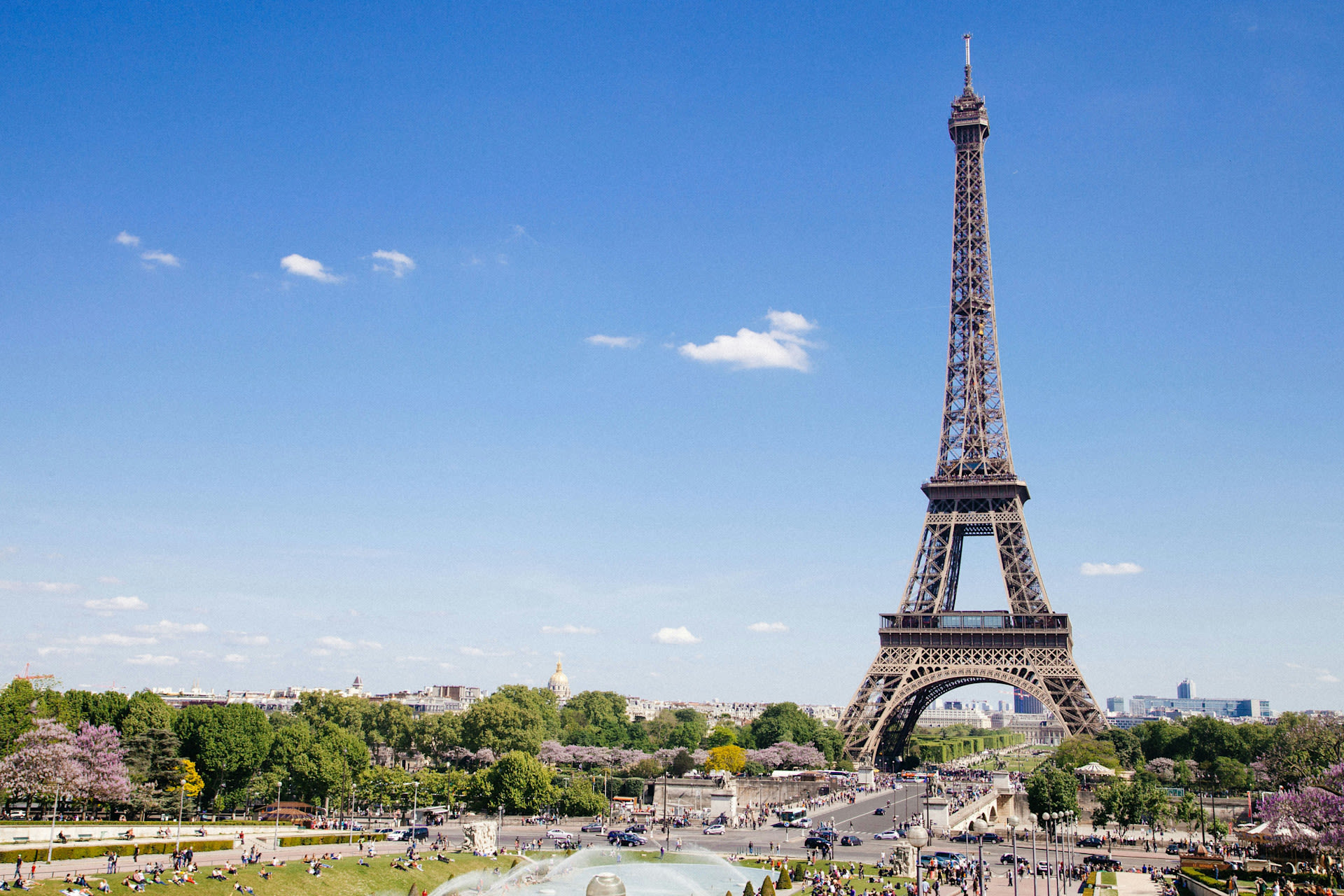 The Eiffel Tower gets bigger every summer – here’s why - The Weather ...