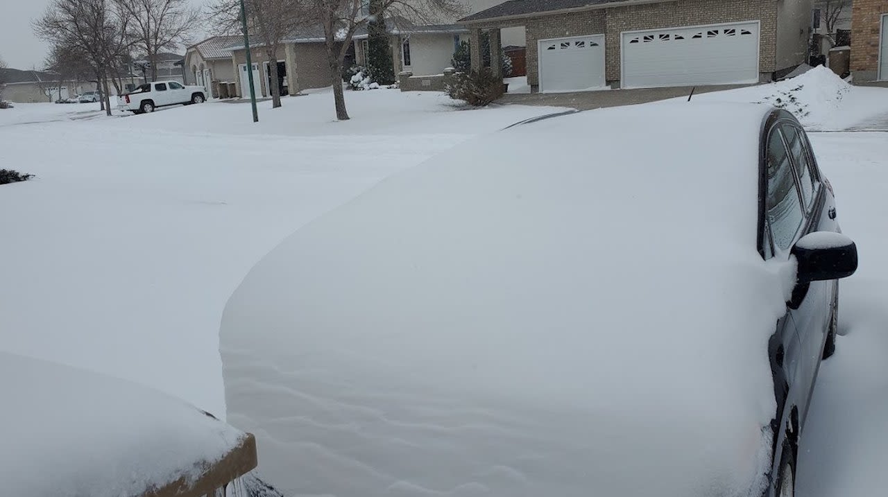 PHOTOS: April Prairie snowstorm delivers a wallop, road chaos ensues ...